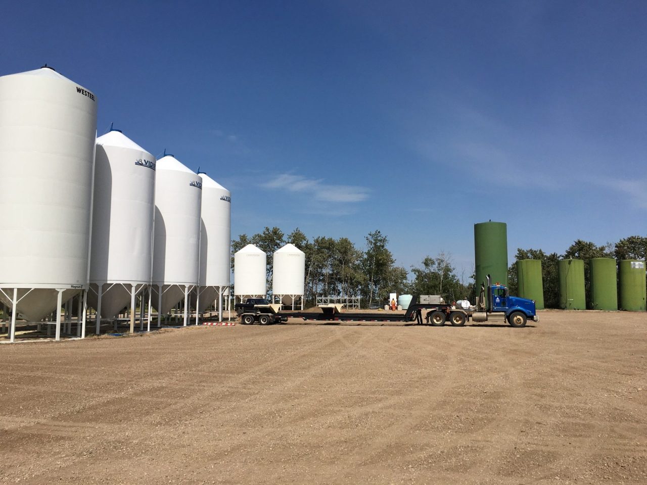 16 Fertilizer Bin/Tank Move | Tarin Enterprises Ltd.